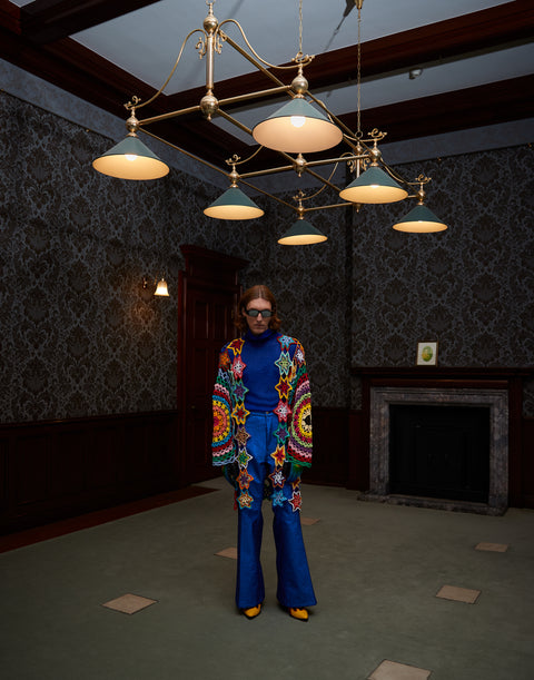 COLLECTION AW23-24 – TENDER PERSON